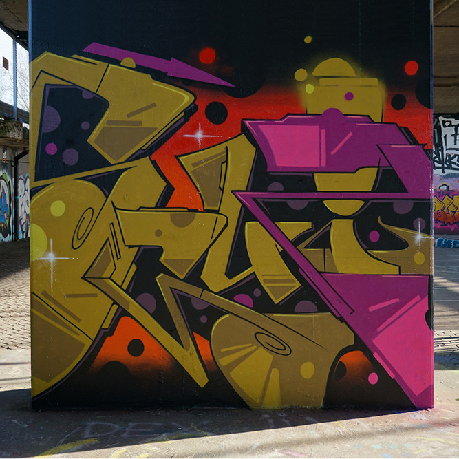 Hello My Name Is: Dee Inca - Spraydaily.com